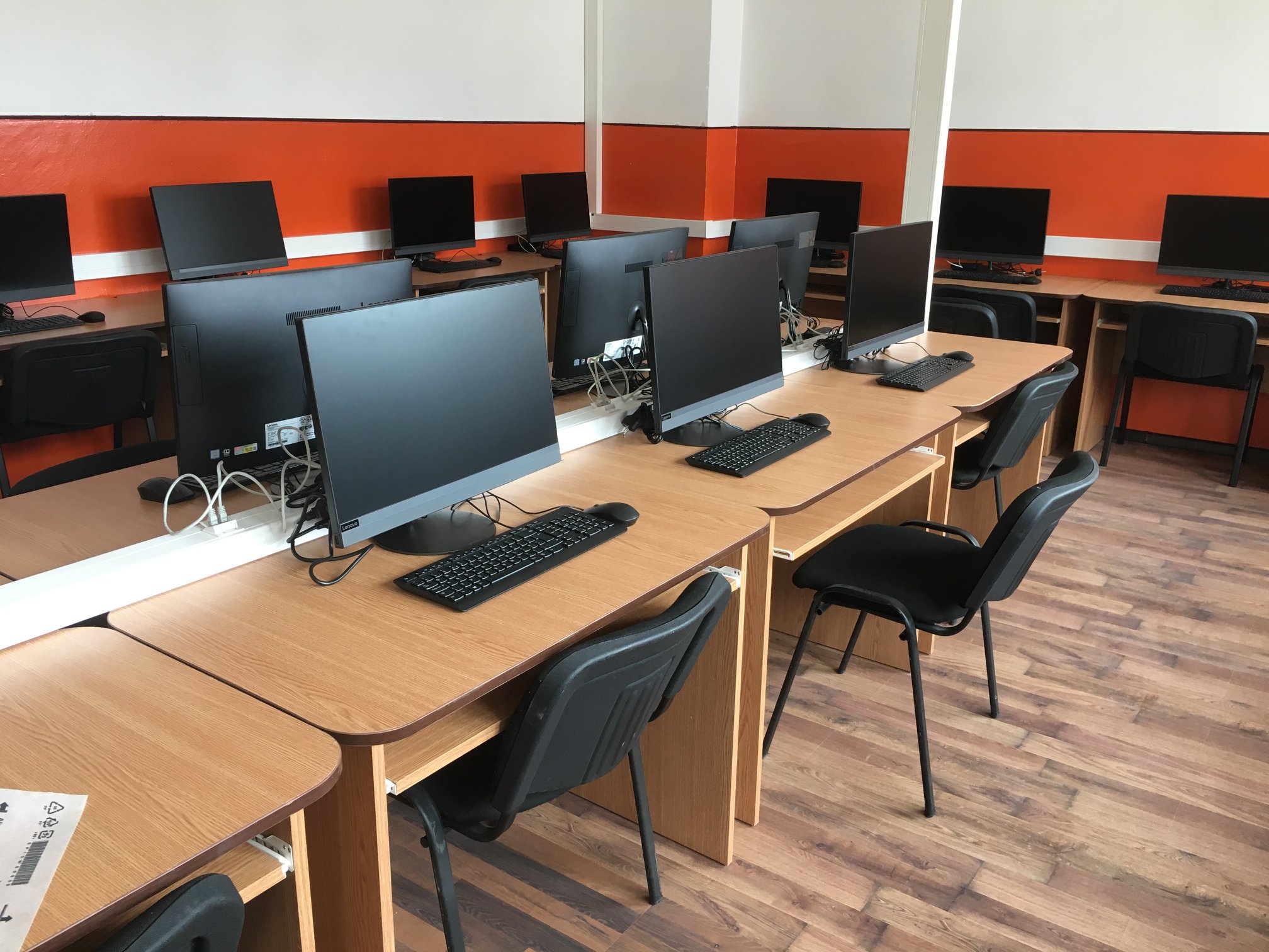 Primaria Busteni doteaza scolile cu echipamente IT – BUCEGI NATURA 2000